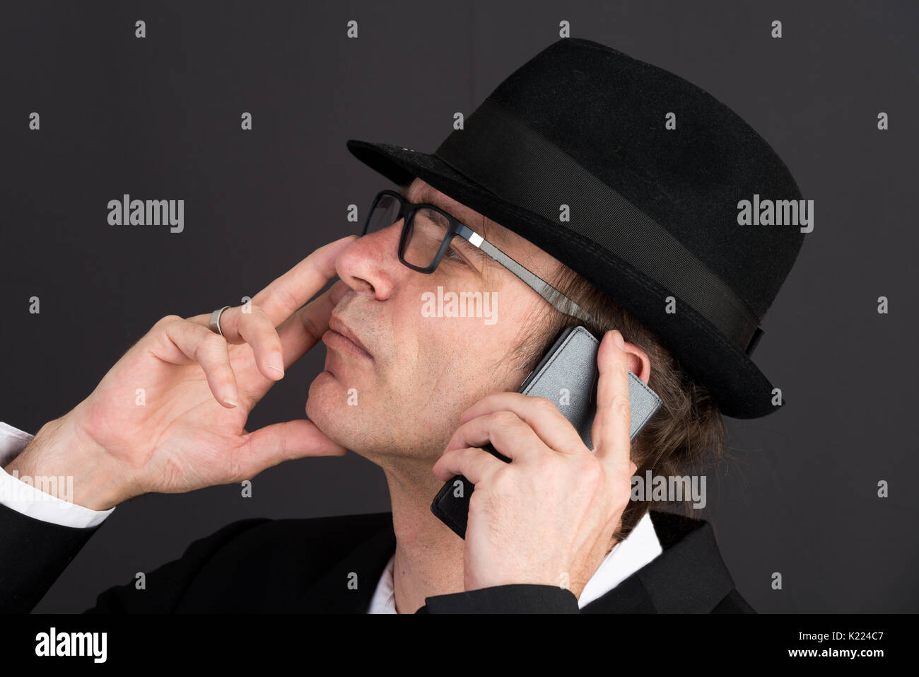 Black guy making phone call hi-res stock photography and images - Alamy