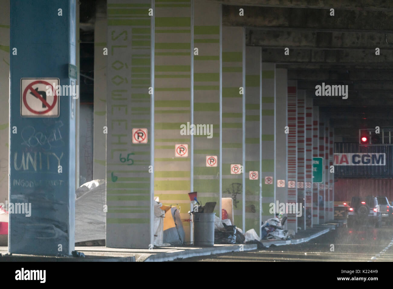 Homeless under bridge hi-res stock photography and images - Alamy