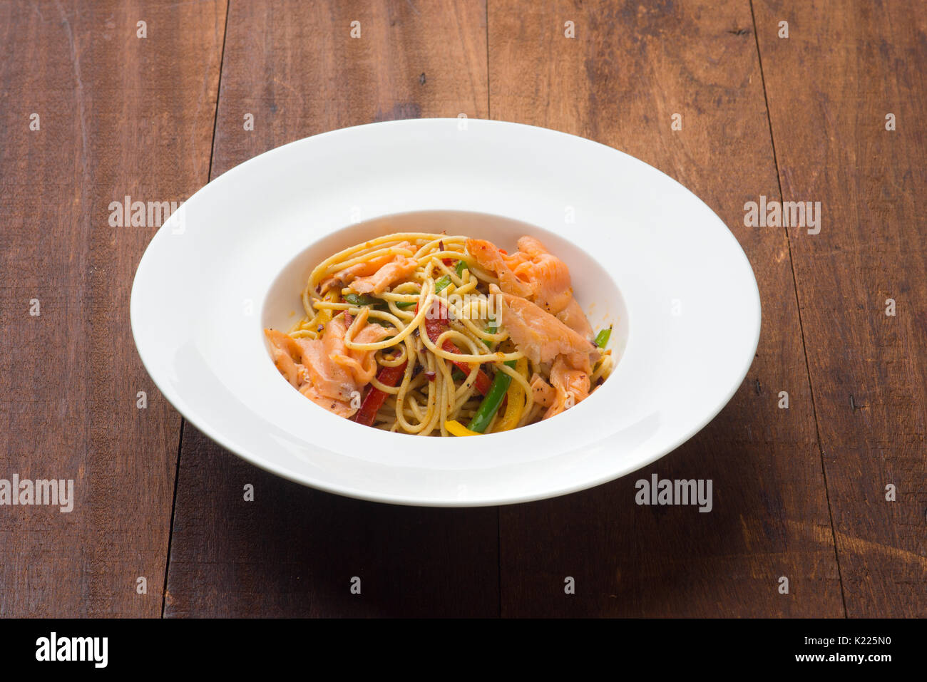 smoked salmon spaghetti Stock Photo - Alamy