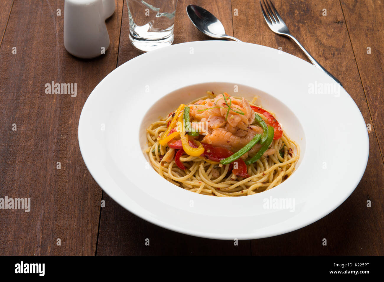 smoked salmon spaghetti Stock Photo - Alamy