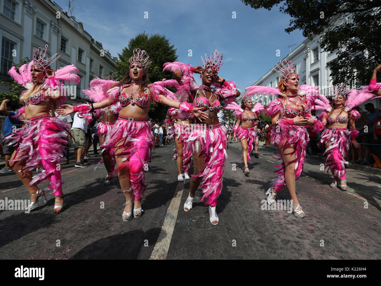 Dancers perform during the second and final day of the Notting Hill ...