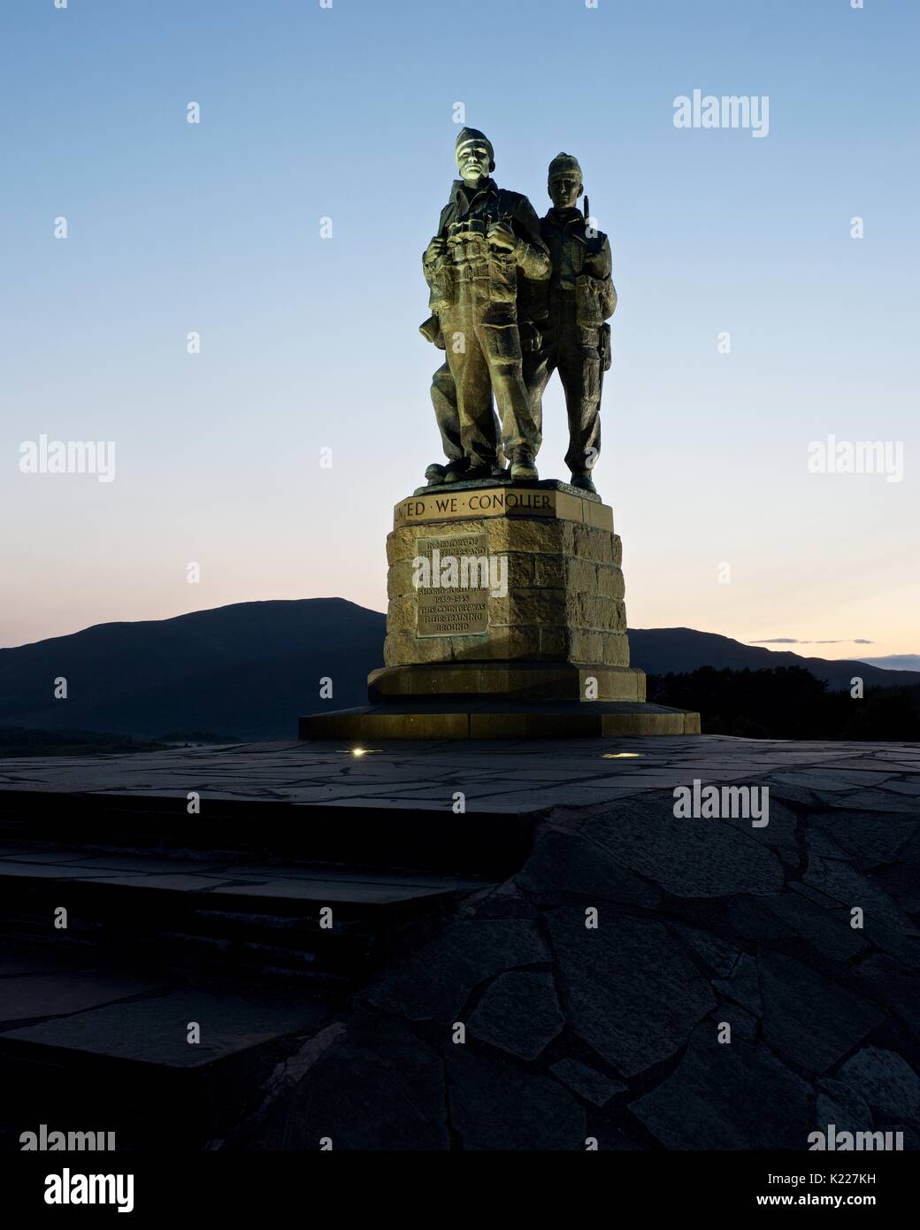 Ww1 Memorial At Night High Resolution Stock Photography and Images - Alamy
