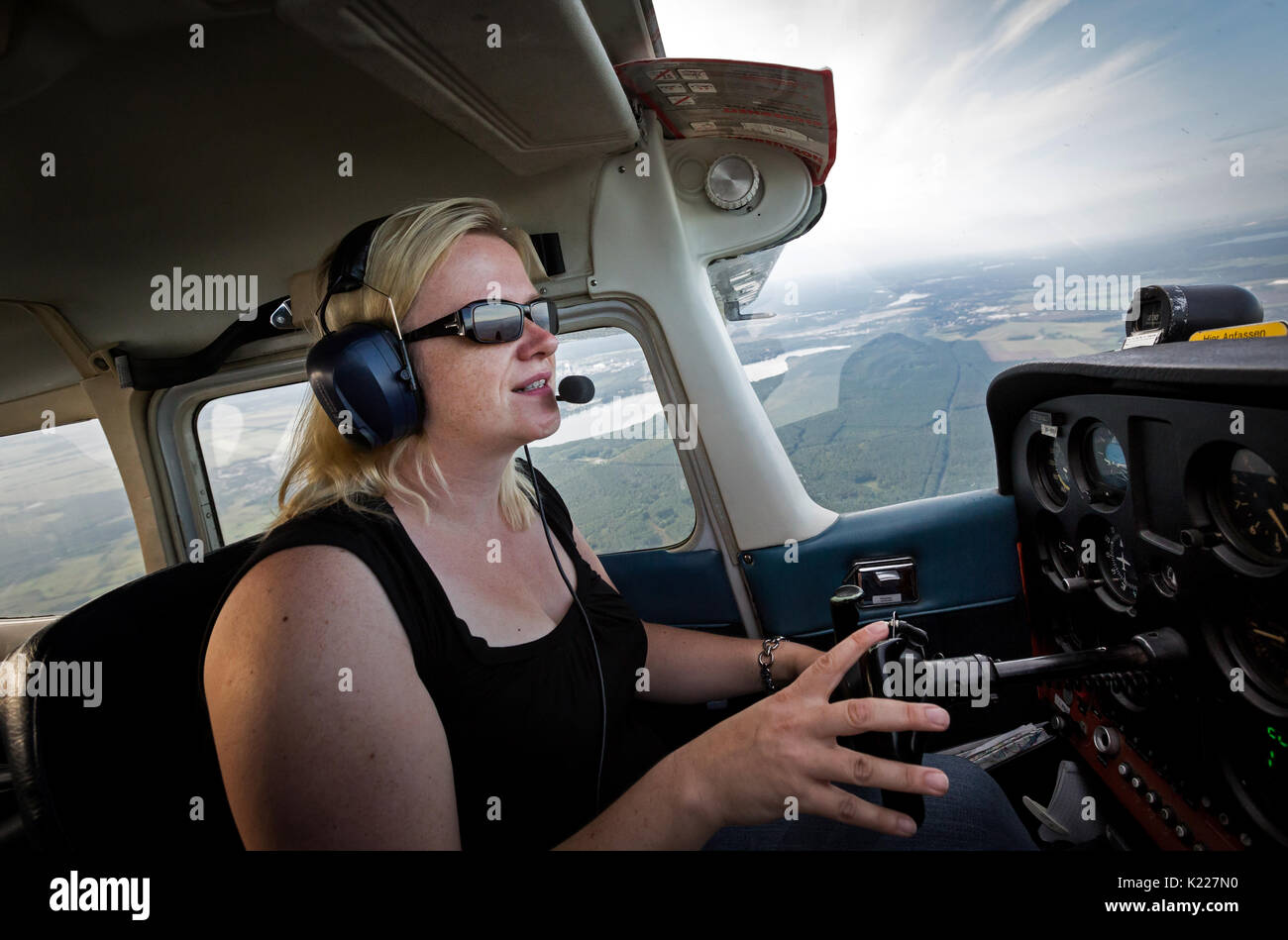 Jamie pilot and radio journalist at RBB Antenne Brandenburg, Sandra ...