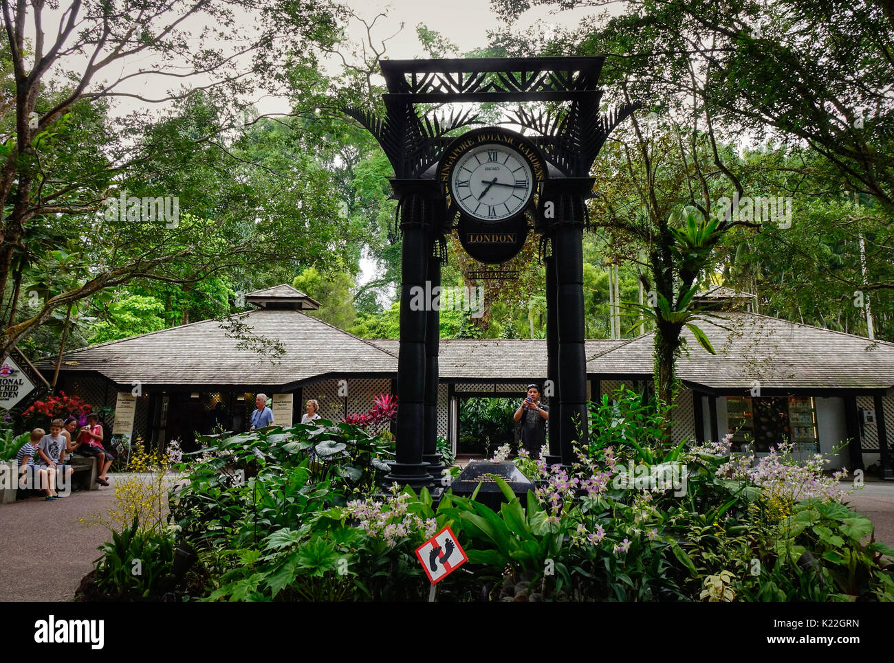 Singapore garden clock hi-res stock photography and images - Alamy