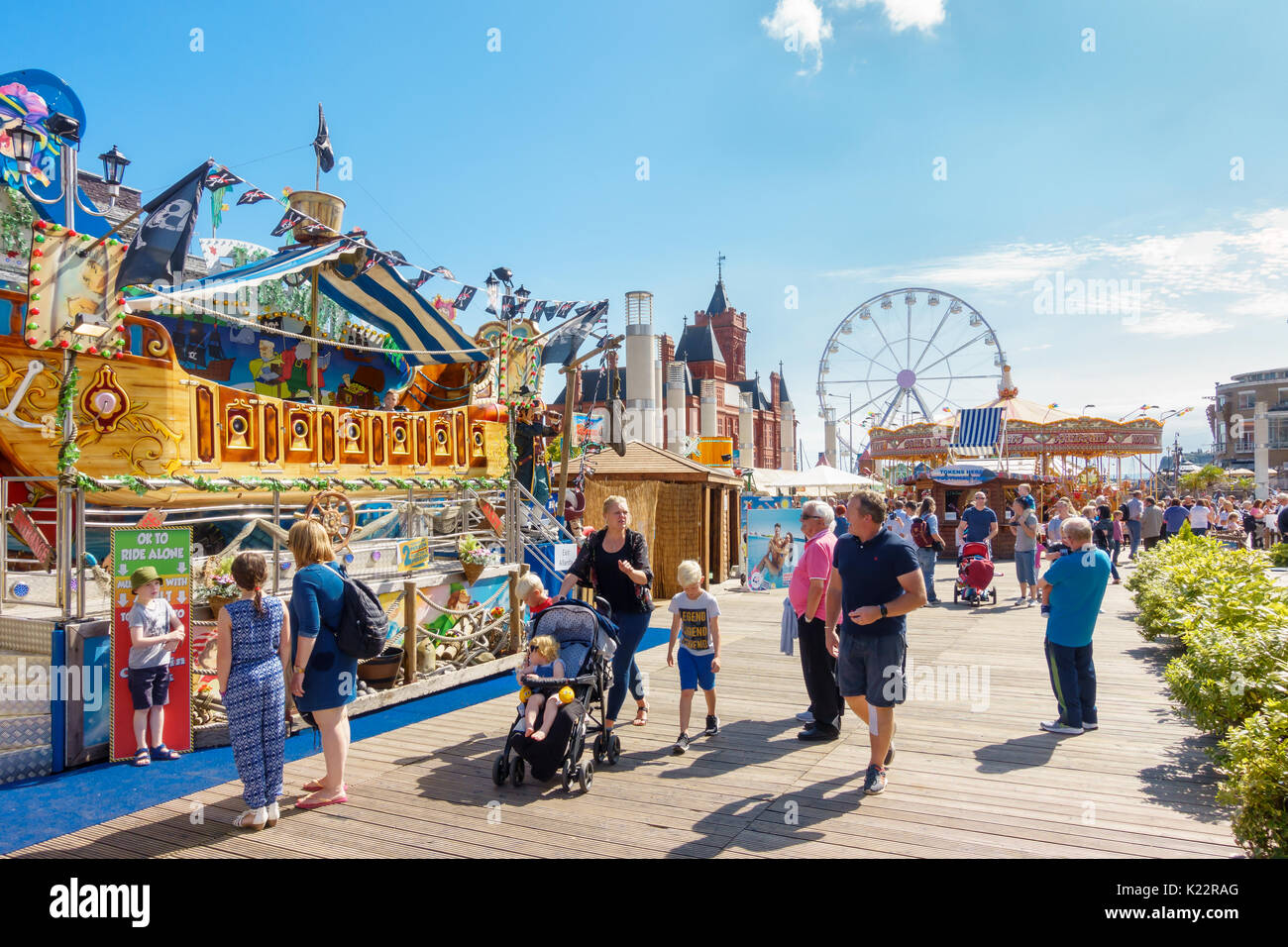 Cardiff beach hi-res stock photography and images - Alamy