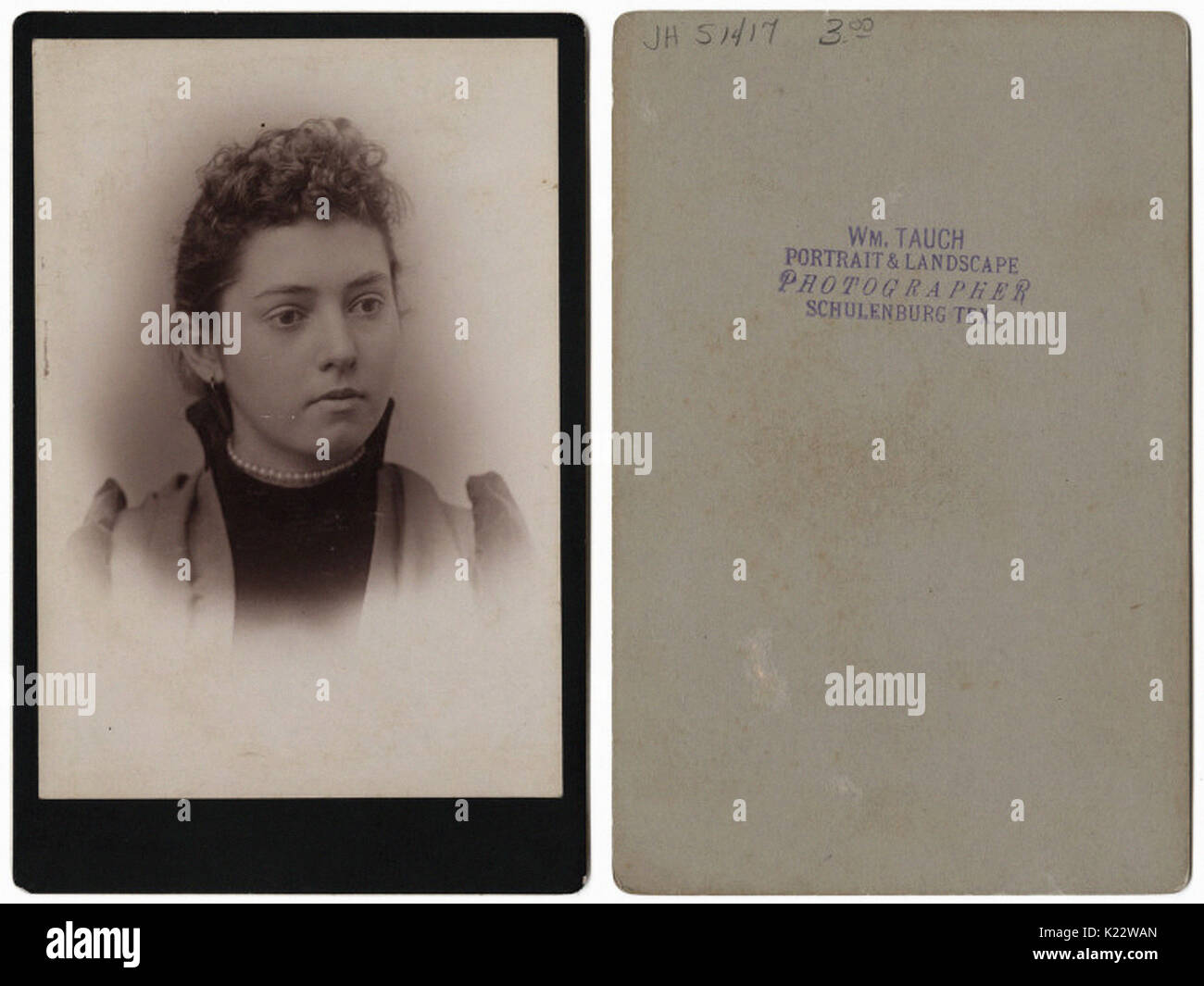 Woman facing right Stock Photo - Alamy