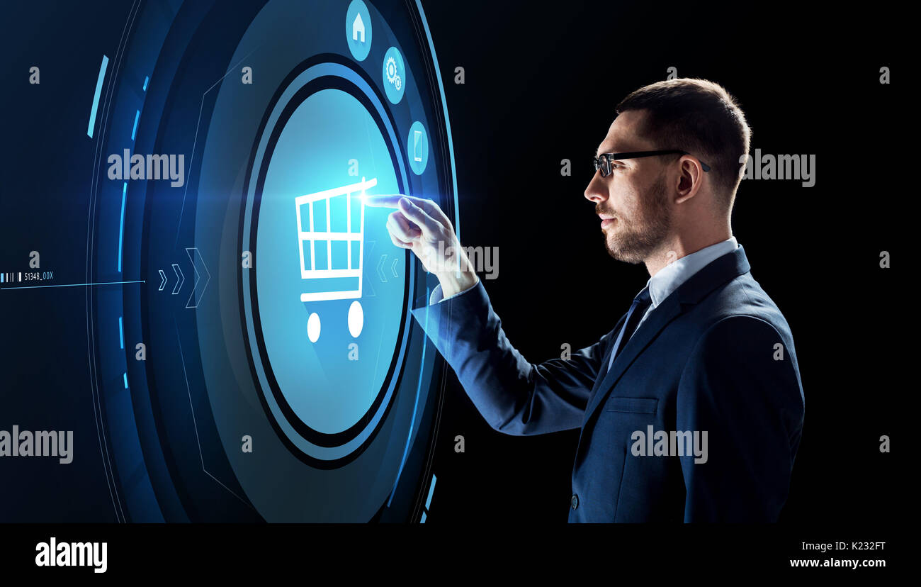 Shopping cart on screen hi-res stock photography and images - Alamy