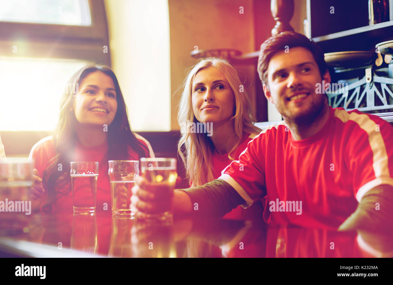 Football fans bar hi-res stock photography and images - Alamy