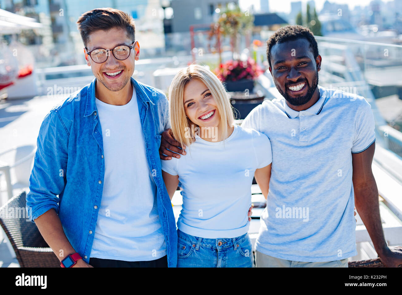 Multicultural group hi-res stock photography and images - Alamy
