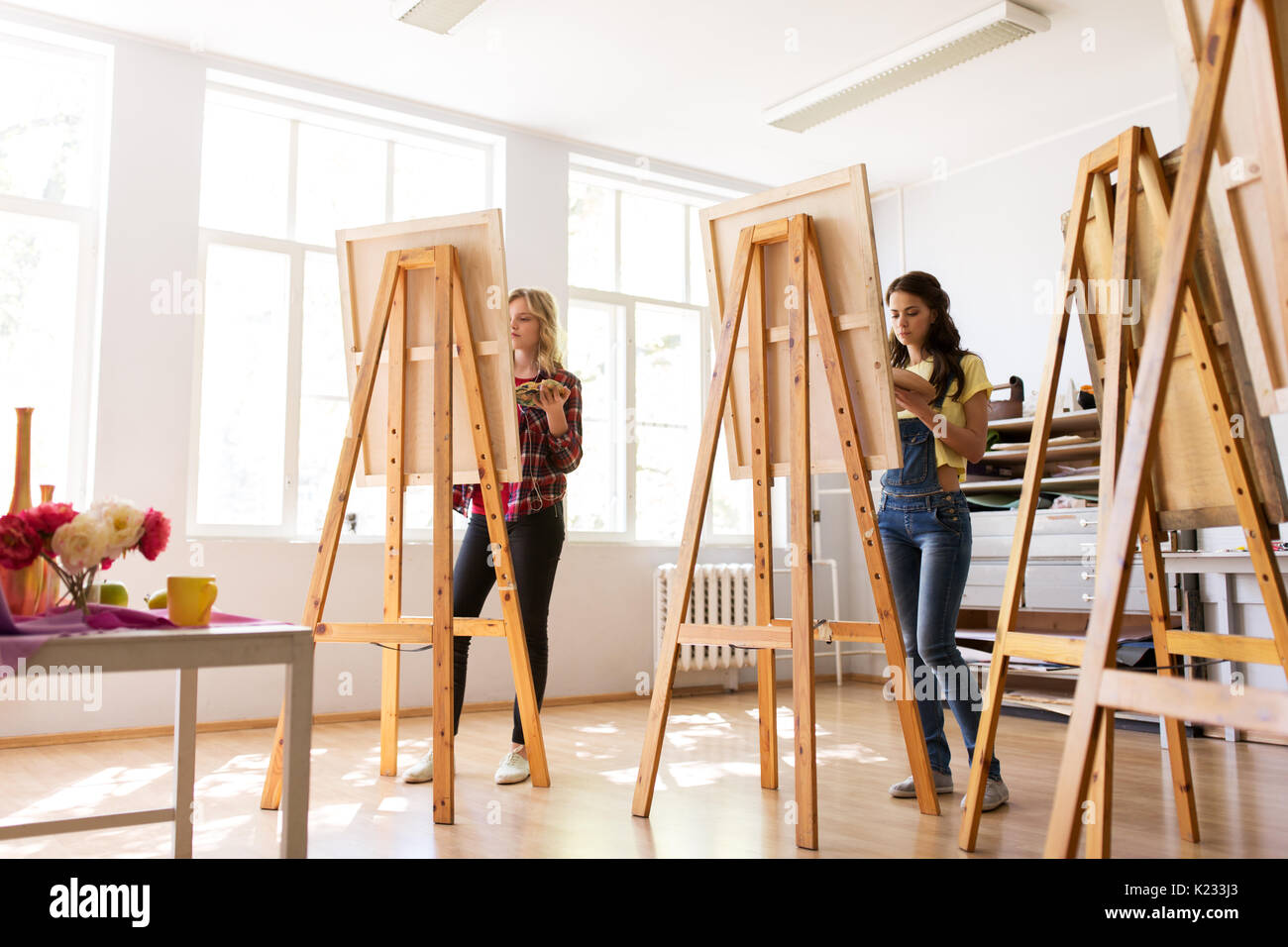 Life drawing class hi-res stock photography and images - Alamy