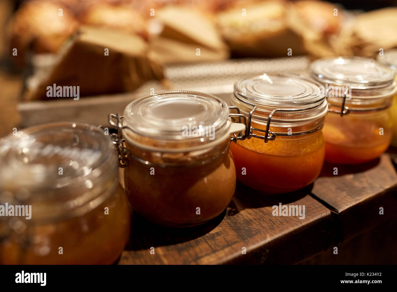 craft jam or sauce at grocery store Stock Photo - Alamy