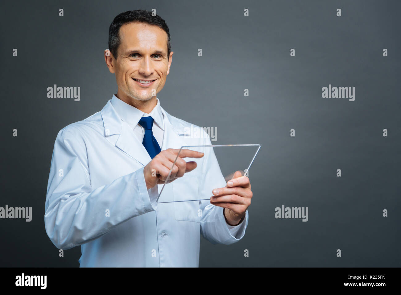 Devise screen hi-res stock photography and images - Alamy