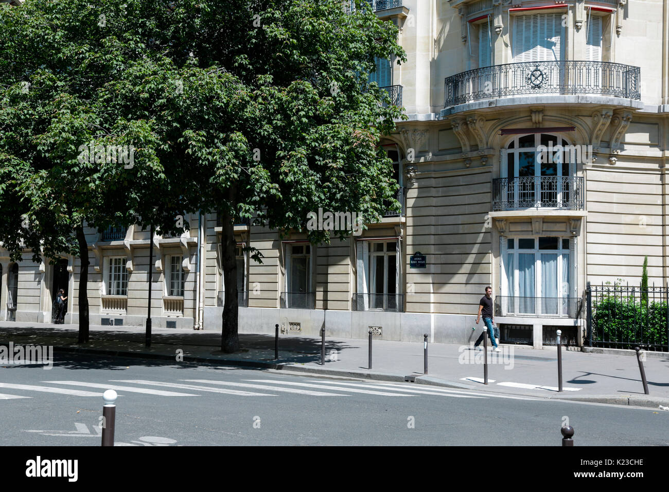 Building facades, paris france: symbol of eclecticism and baroque ...