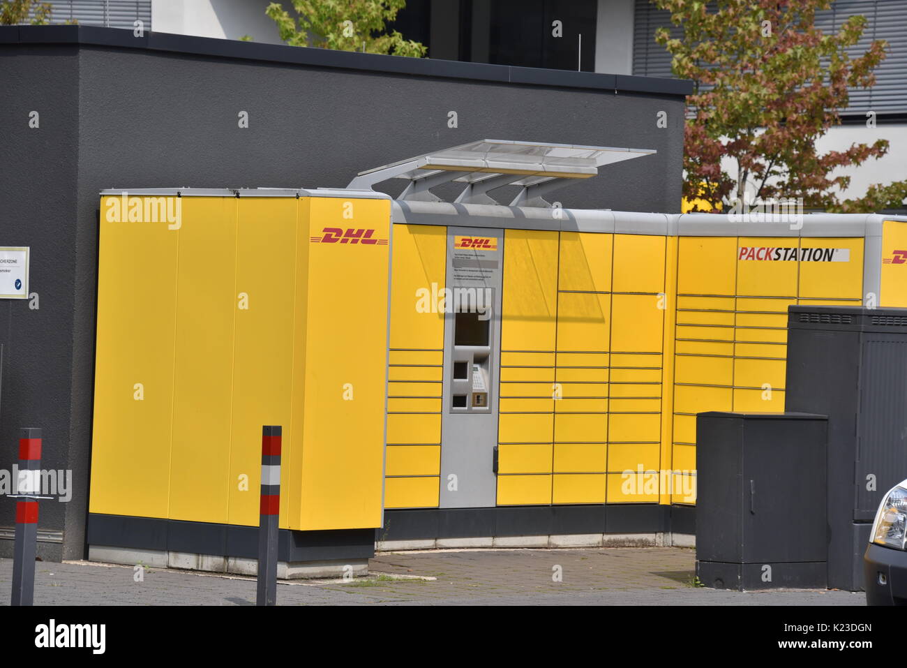 Bonn, Germany. 27th Aug, 2017. View of a parcel station of Deutsche ...