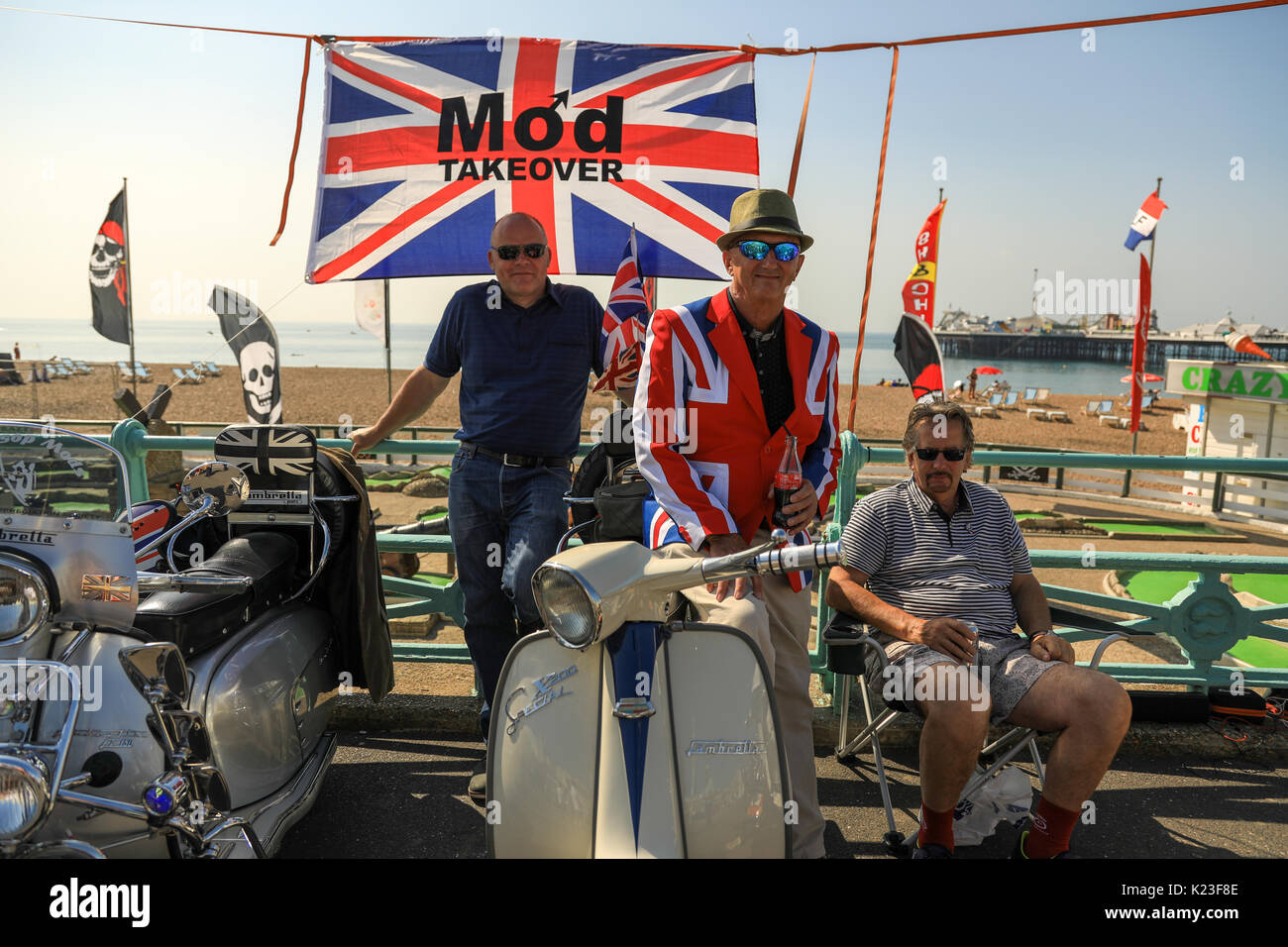 Nostalgic mod hi-res stock photography and images - Alamy