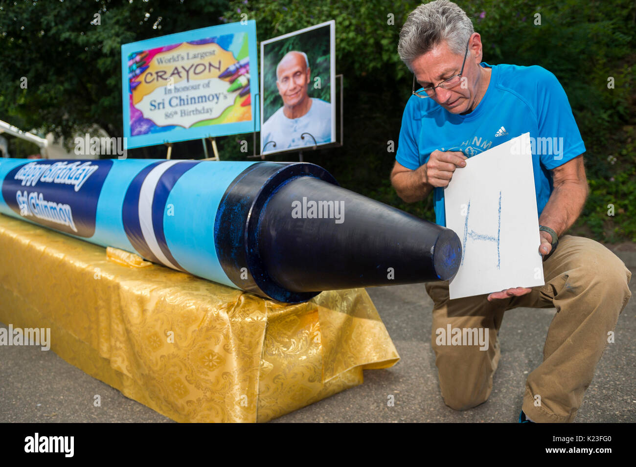 New York, US. 27th Aug, 2017. The world record holder of the Guinness ...