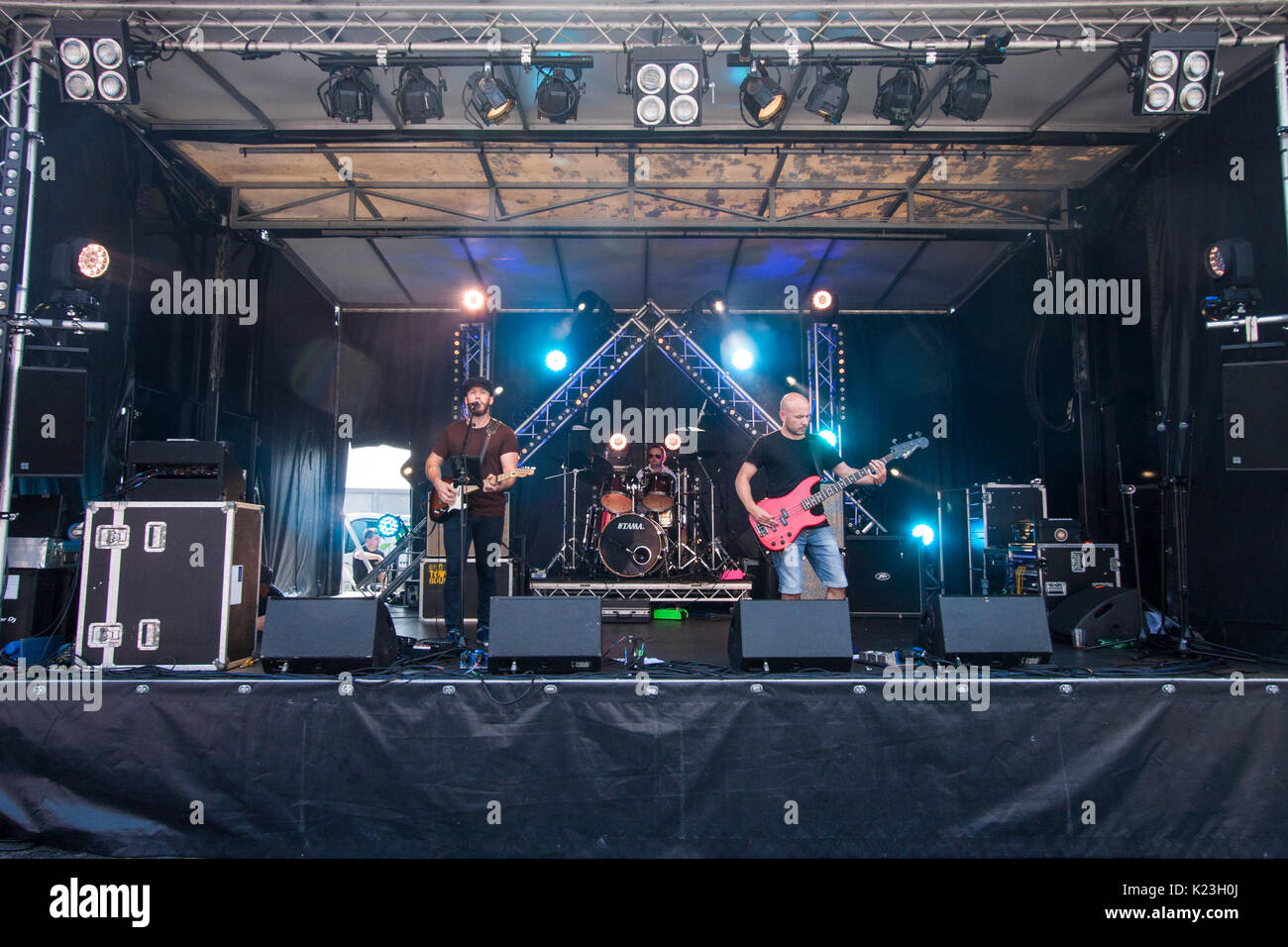 Rock Band Stage Stock Photos & Rock Band Stage Stock Images - Alamy