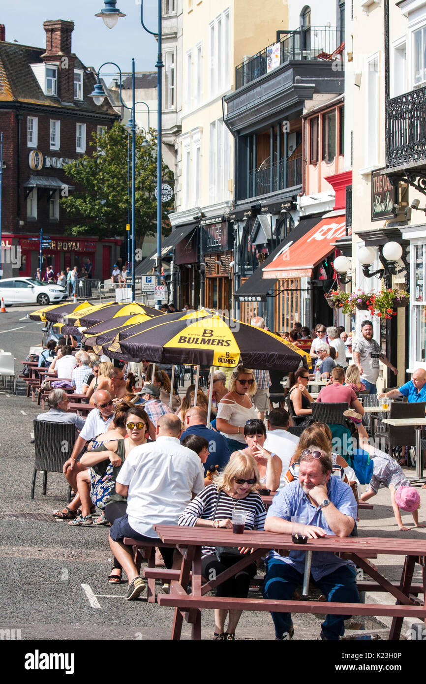 Hot Weather People High Resolution Stock Photography and Images - Alamy