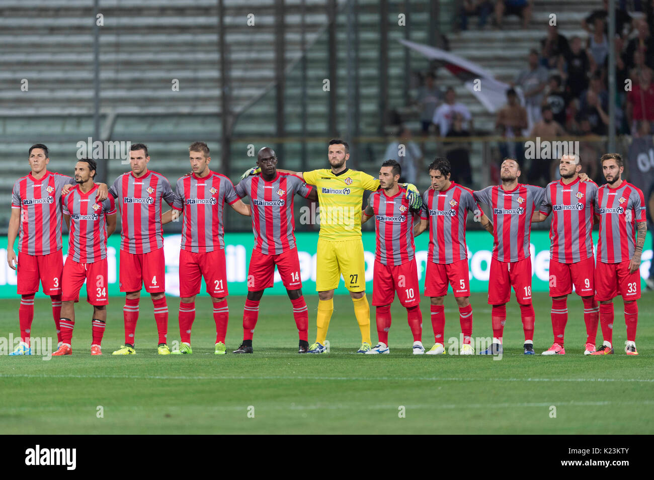 Parma, Italy. 25th Aug, 2017. Cremonese team group line-up Football ...