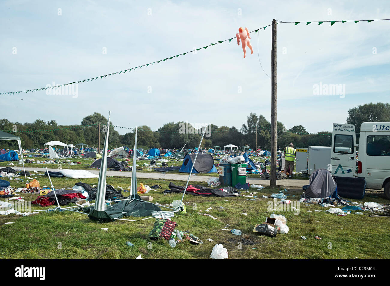 Reading, UK. 28th Aug, 2017. The aftermath of Reading Festival start ...
