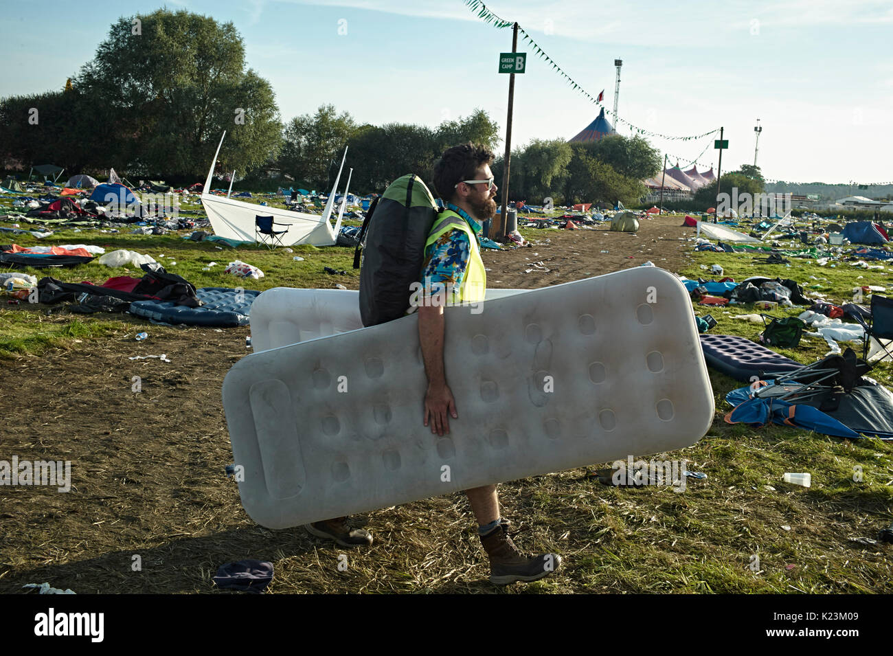 Camping at reading festival hi-res stock photography and images - Alamy