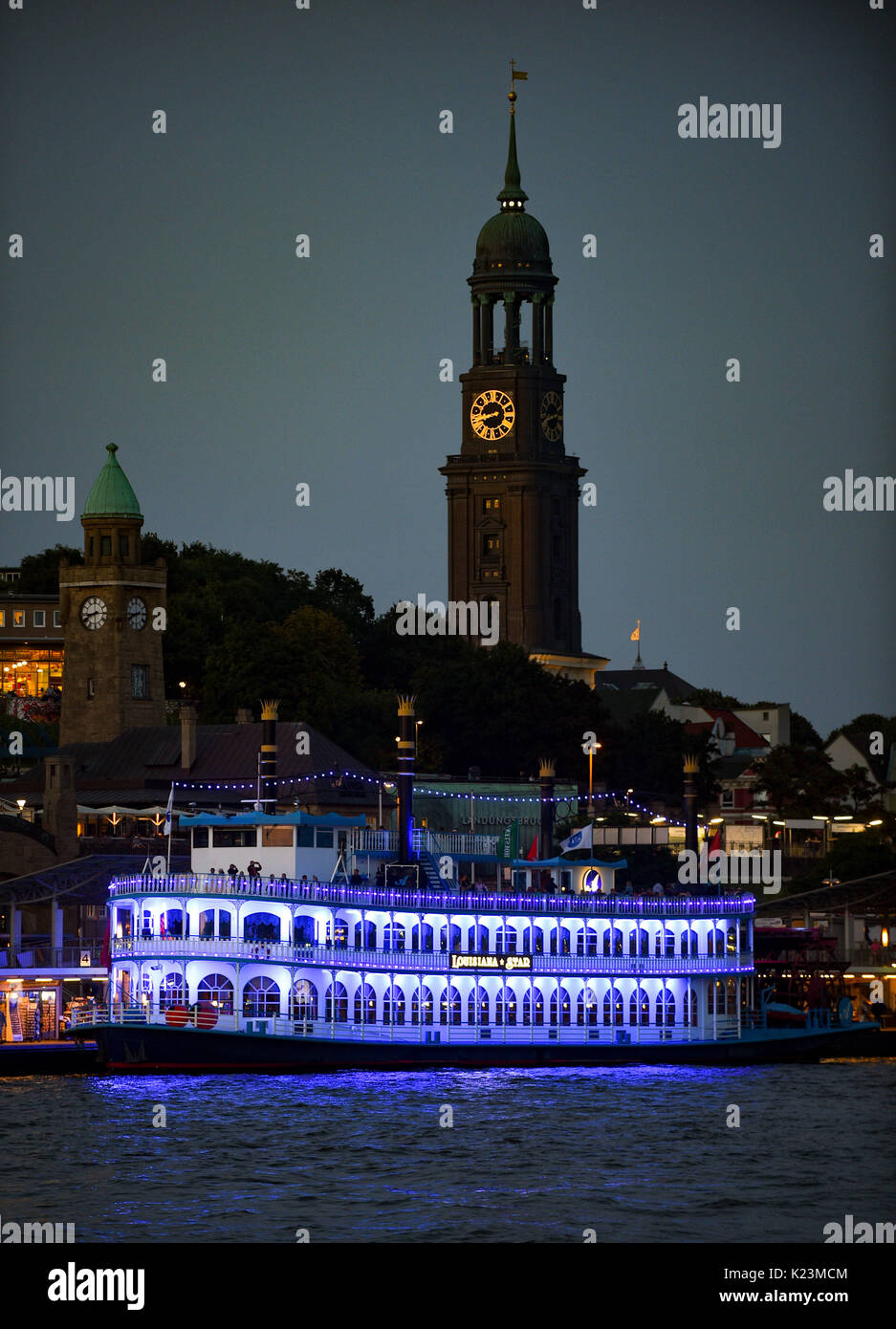 Hamburg, Germany. 28th Aug, 2017. View of the northern shore of the ...