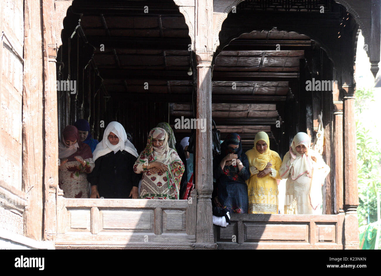 Beautiful kashmiri women hi-res stock photography and images - Alamy