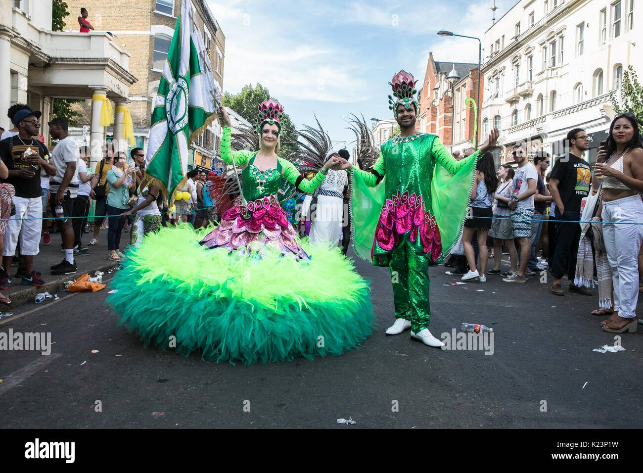 London, UK. 28th Aug, 2017. Float of dancers in colourful and sparkling ...