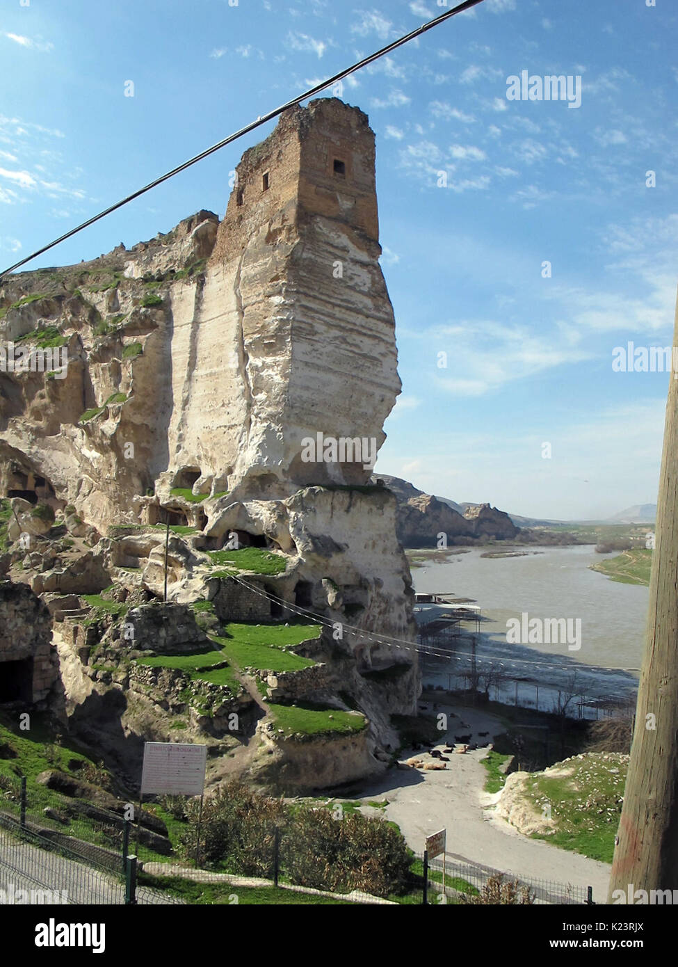 Hasankeyf citadel hi-res stock photography and images - Alamy