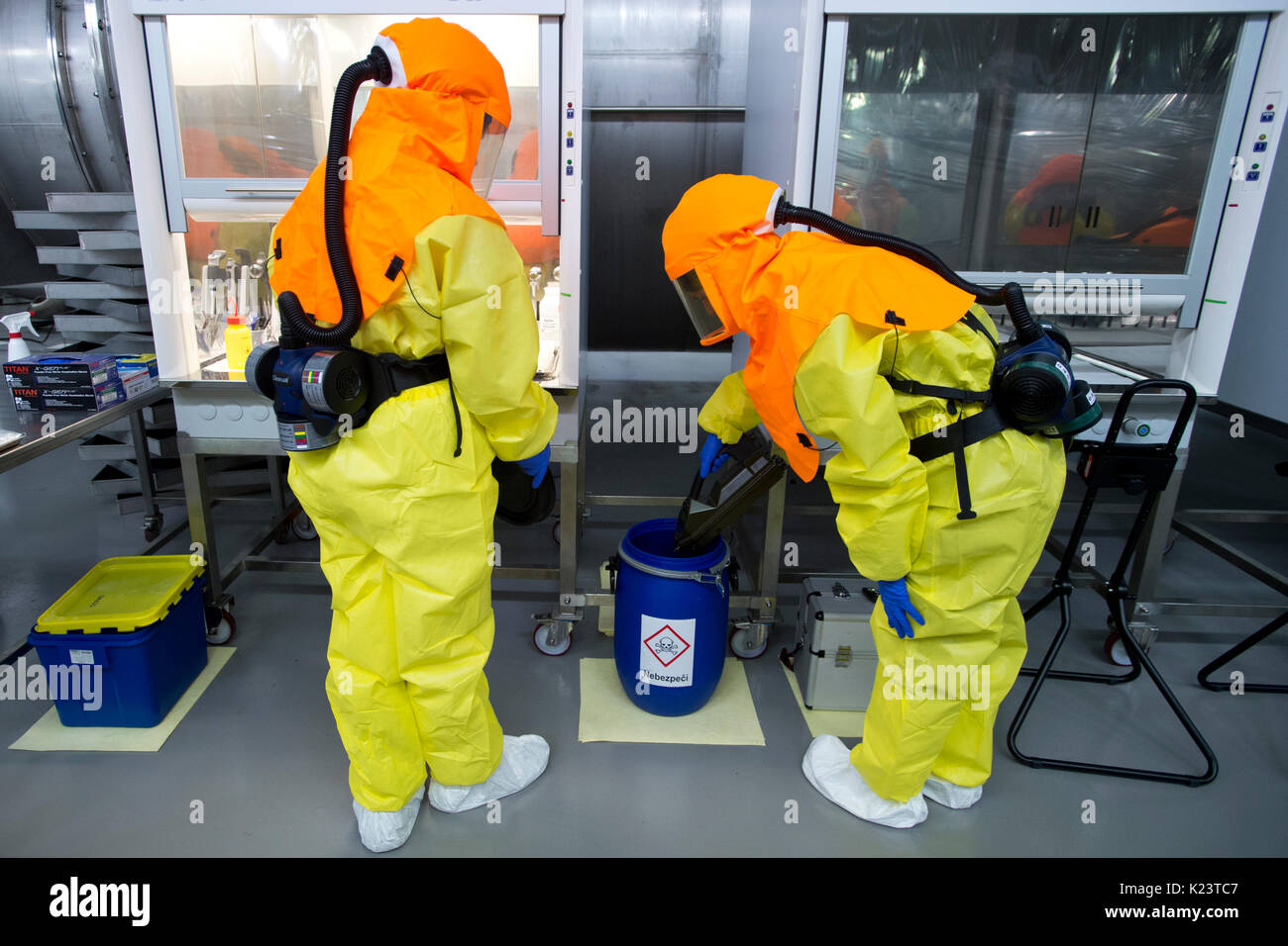 Nuclear biological and chemical protection hi-res stock photography and ...