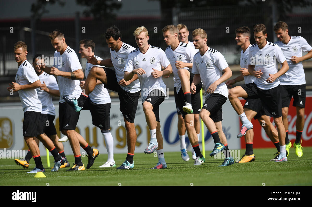 Aufwaermtraining hi-res stock photography and images - Alamy