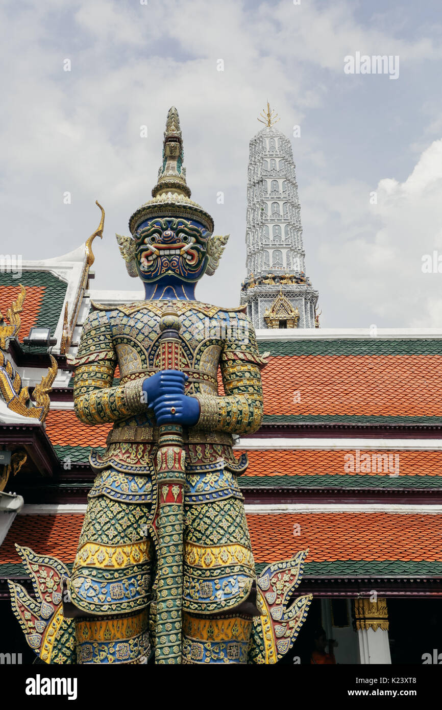 Angry guard statue hi-res stock photography and images - Alamy