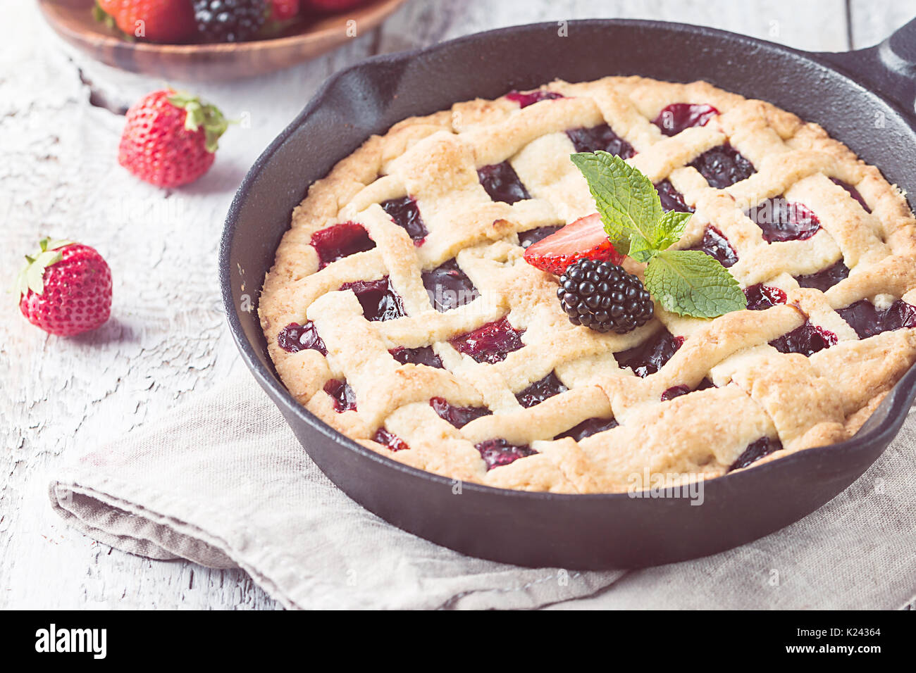 Traditional berry pie Stock Photo - Alamy