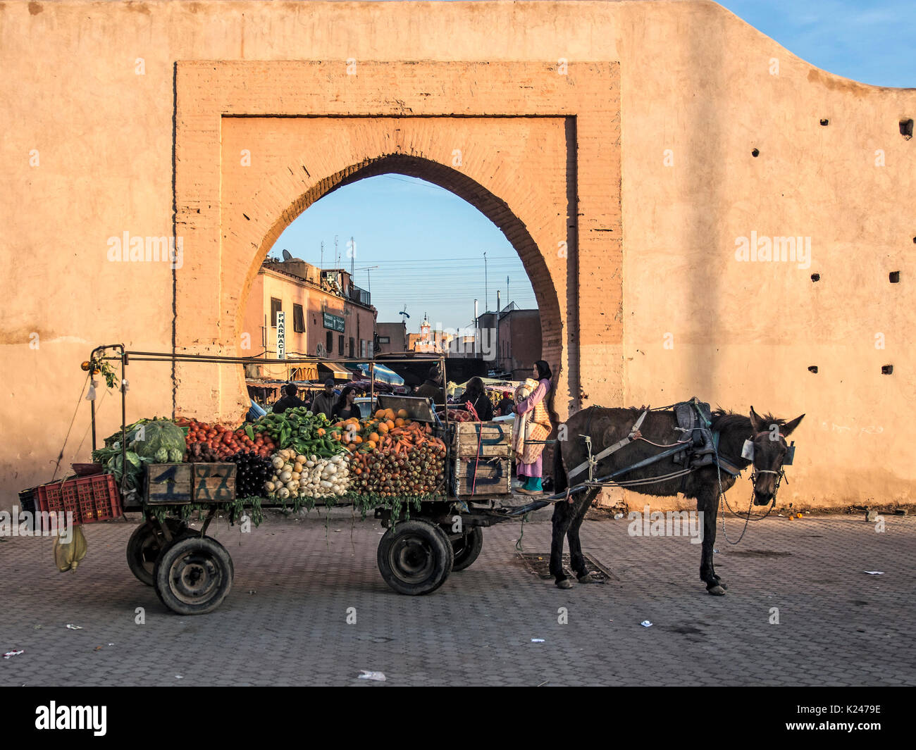 Donkey drawn cart hi-res stock photography and images - Alamy