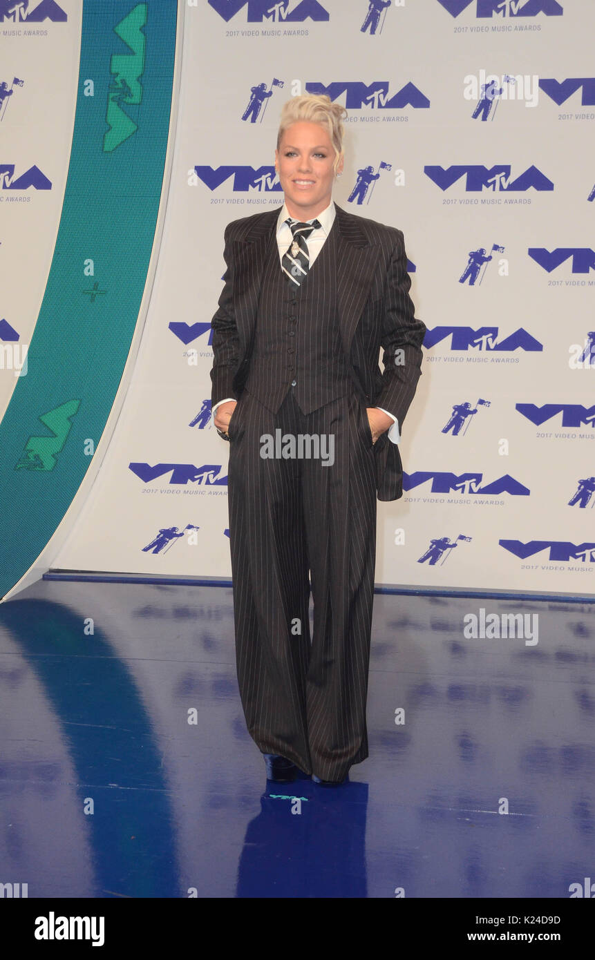 Mtv video music awards pink hi-res stock photography and images - Alamy