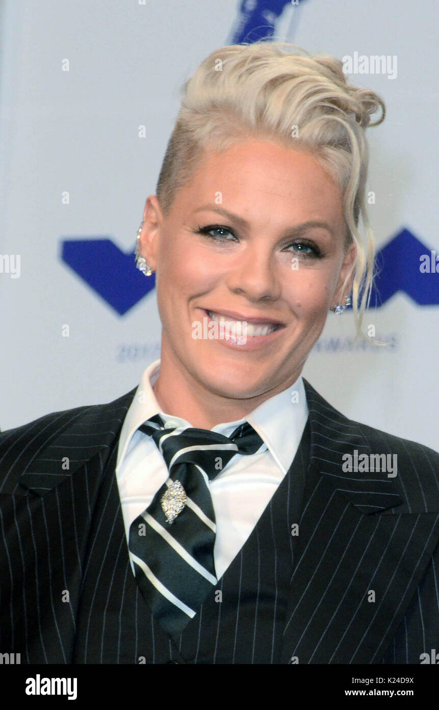 INGLEWOOD, CA - AUGUST 27: Pink at the 2017 MTV Video Music Awards At ...