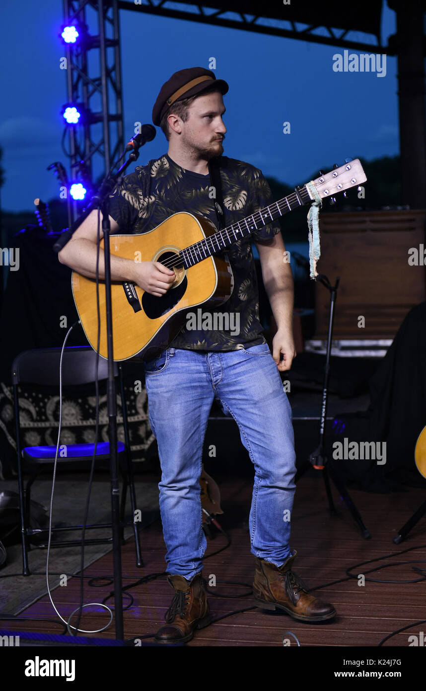 Elijah edwards hi-res stock photography and images - Alamy
