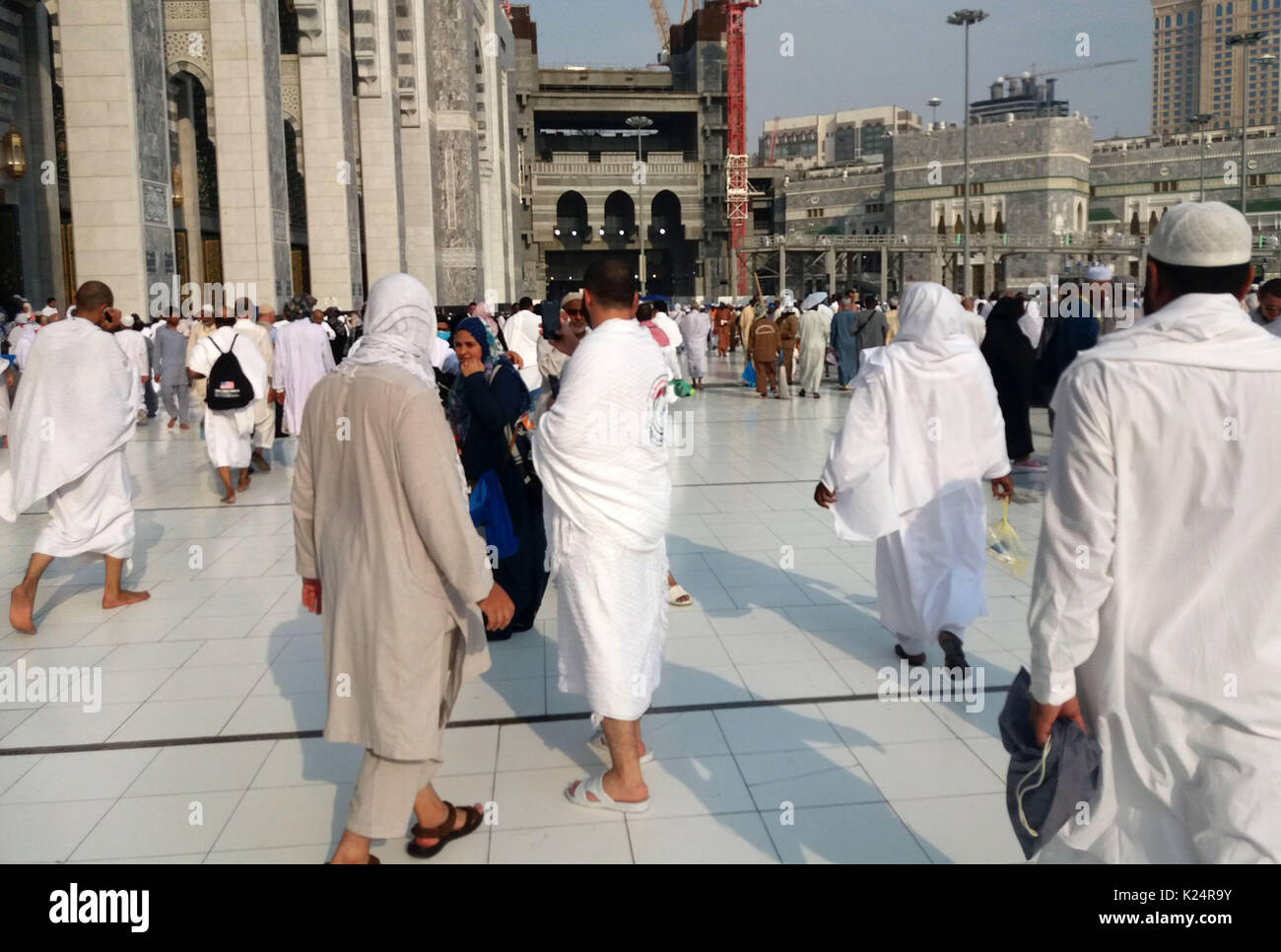 Mecca, Mecca, Saudi Arabia. 28th Aug, 2017. Muslim pilgrims gather ...