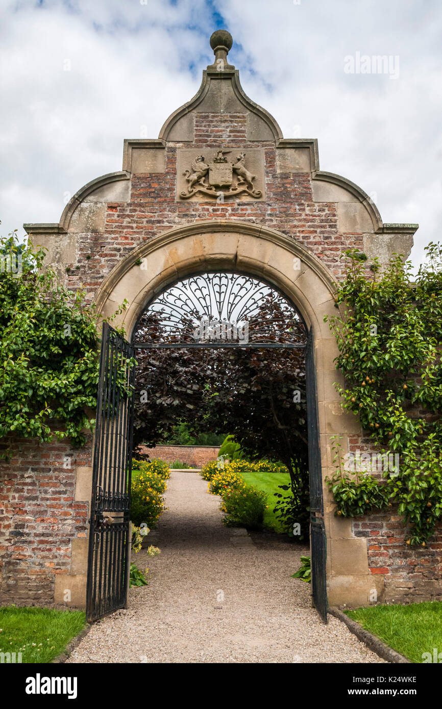Co durham landmark tourist attraction hi-res stock photography and ...