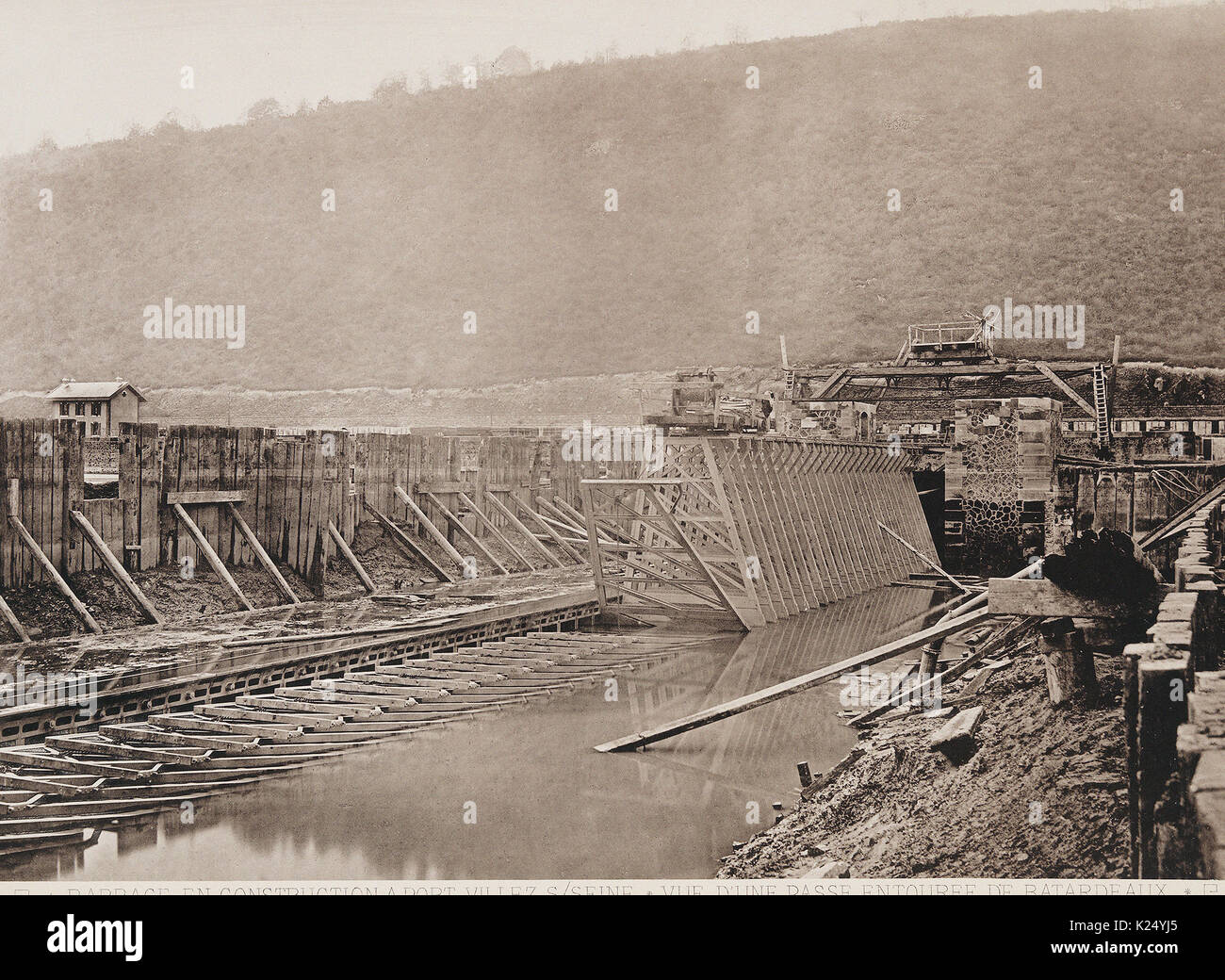 Barrage en Construction a Port-Villez s Seine. Vue d'une Passe Entouree ...