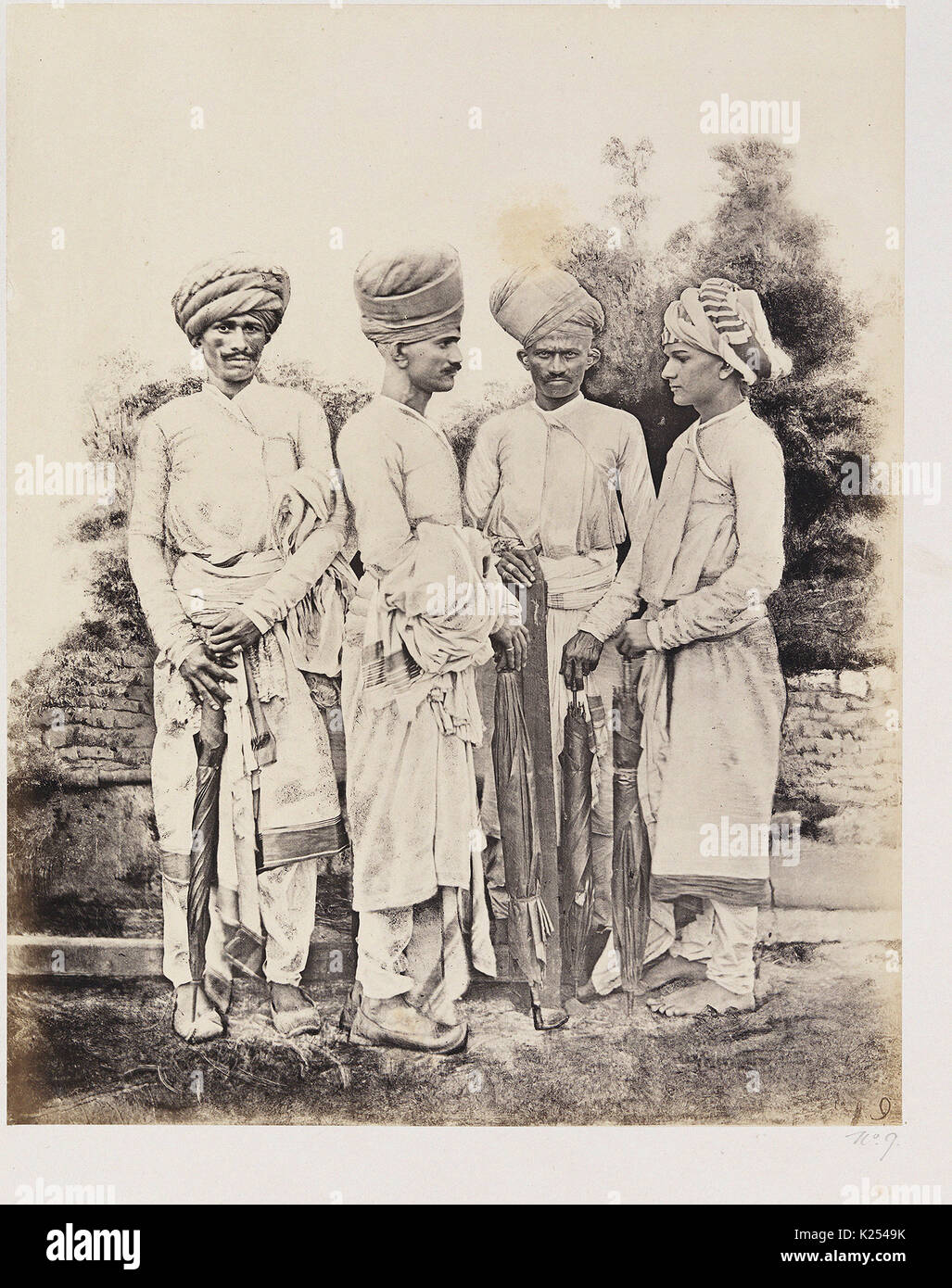 Banians hi-res stock photography and images - Alamy