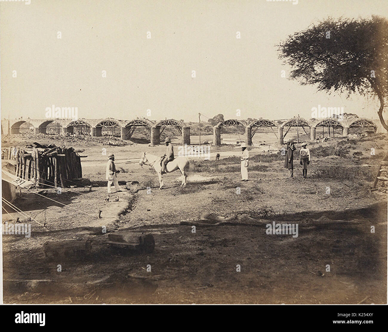 India bridge history hi-res stock photography and images - Alamy