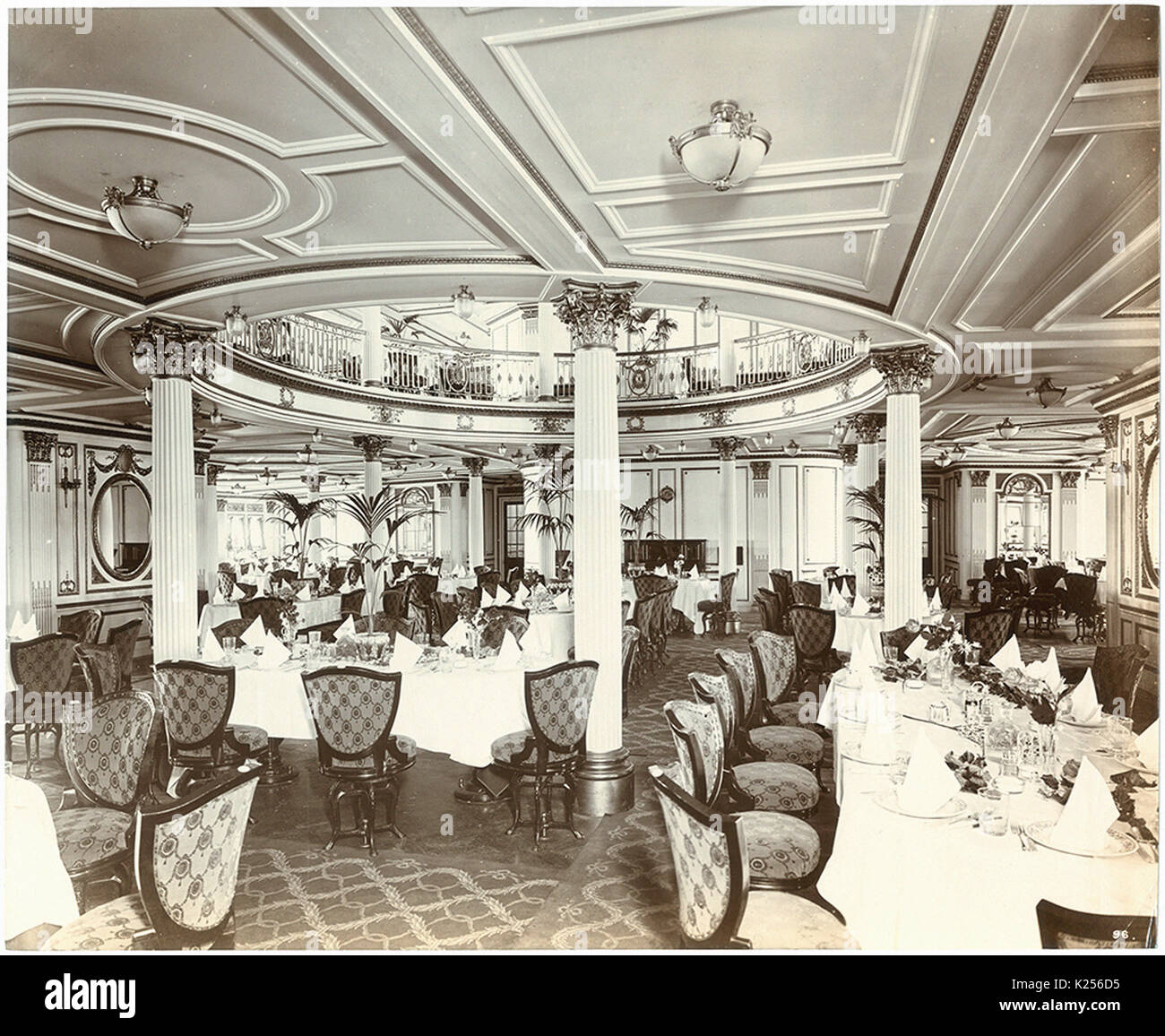 Dining saloon hi-res stock photography and images - Alamy