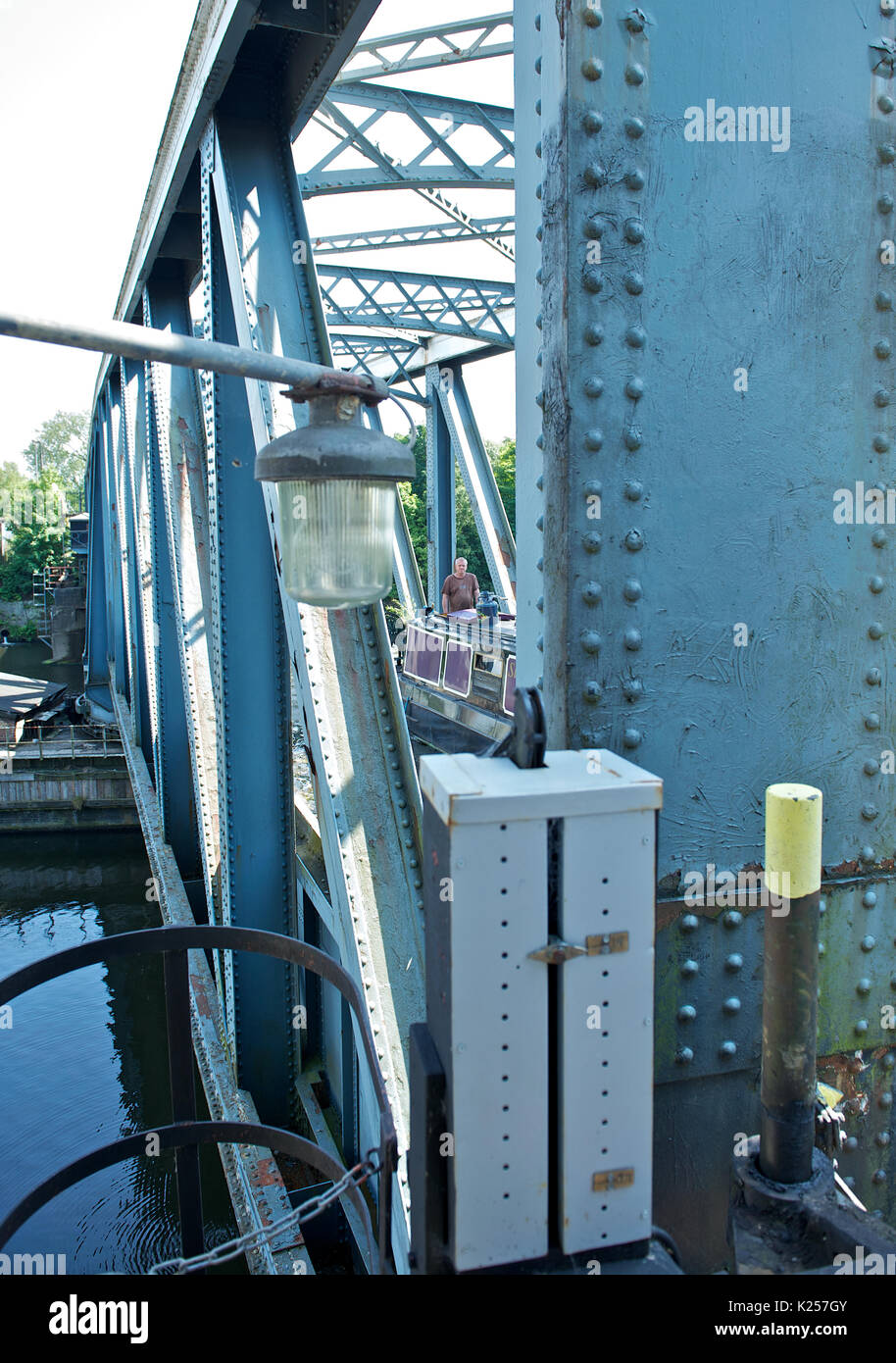 Barton Aqueduct bridge taking the Bridgewater Canal over the Manchester ...