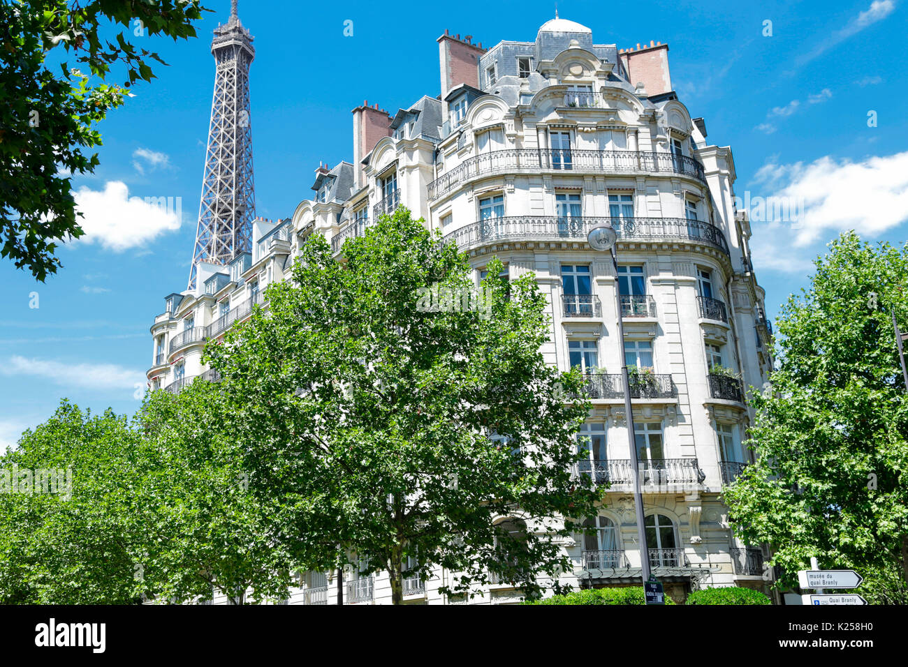 Building facades, paris france: symbol of eclecticism and baroque ...