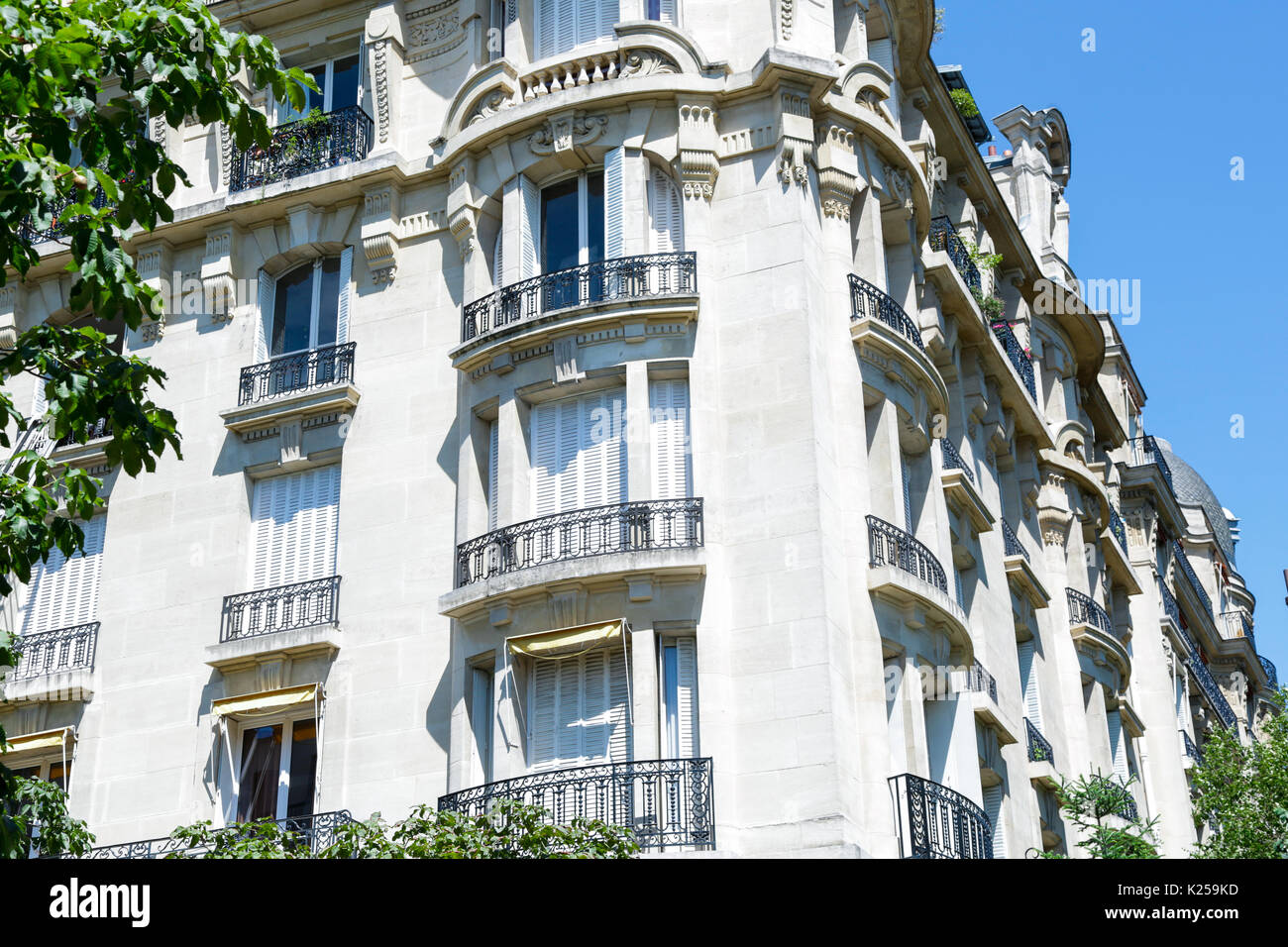 Building facades, paris france: symbol of eclecticism and baroque ...