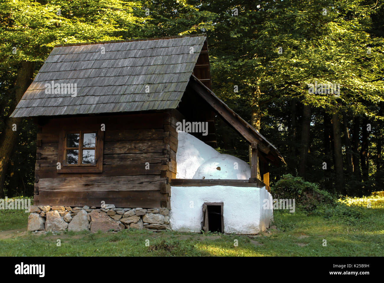 Traditional small rural house from Romania Stock Photo - Alamy