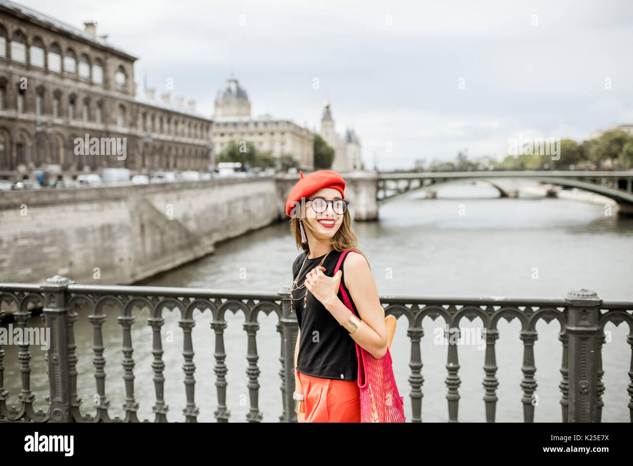 Beautiful french woman paris hi-res stock photography and images - Alamy