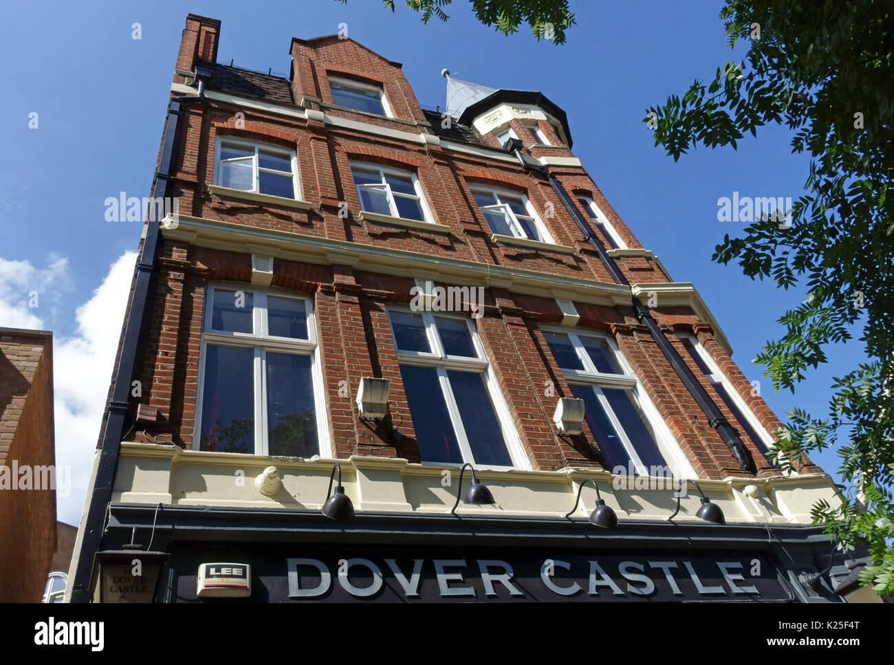 Dover Castle public house and hostel, Borough, London SE1 Stock Photo ...