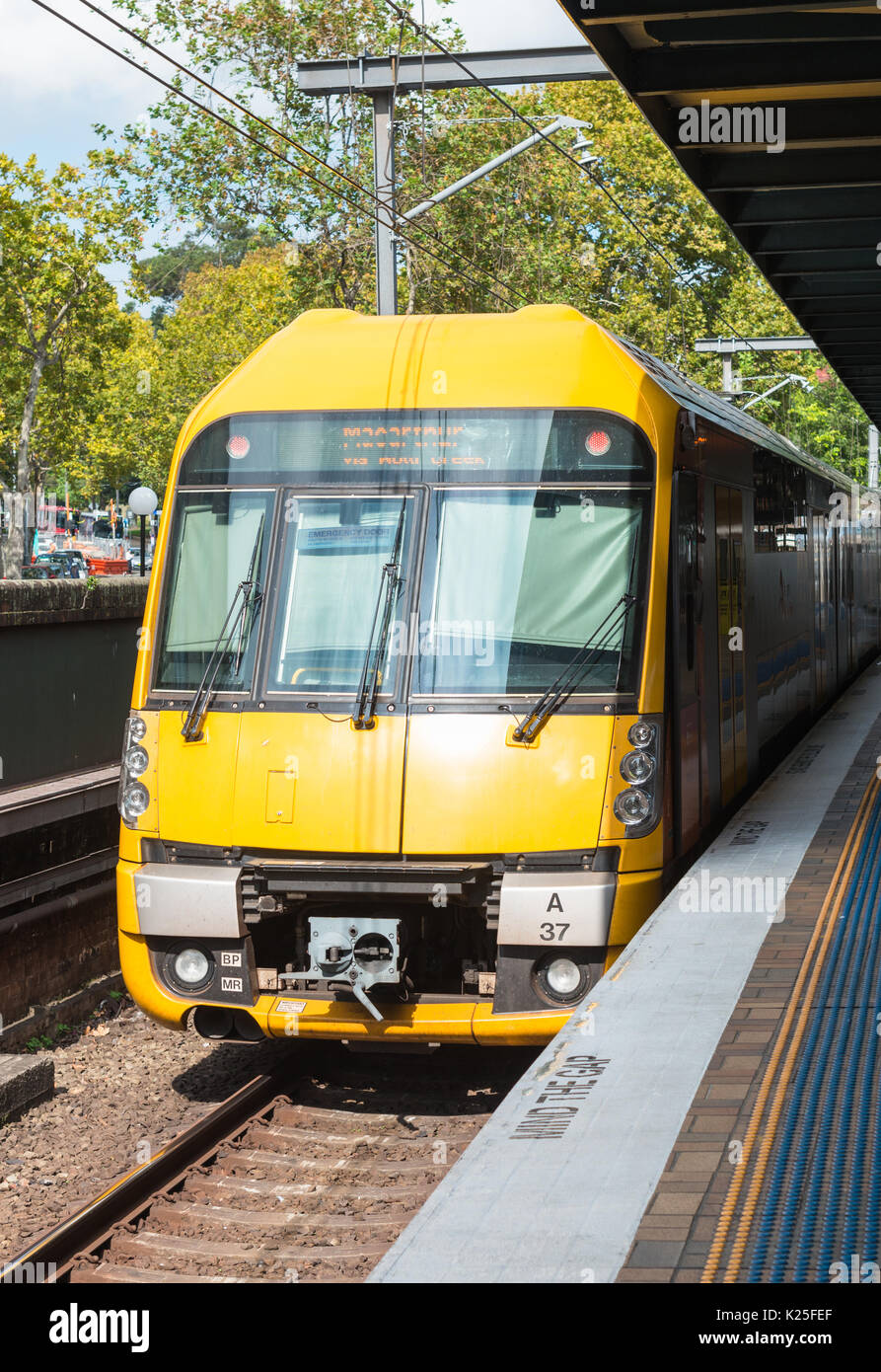 Sydney trains hi-res stock photography and images - Alamy